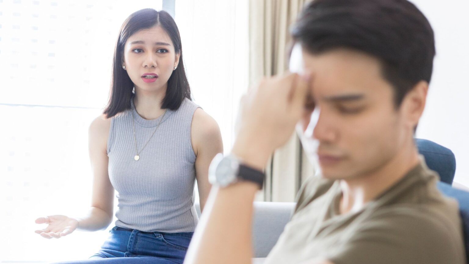 Emotional Withdrawal in Men: 4 Crucial Insights