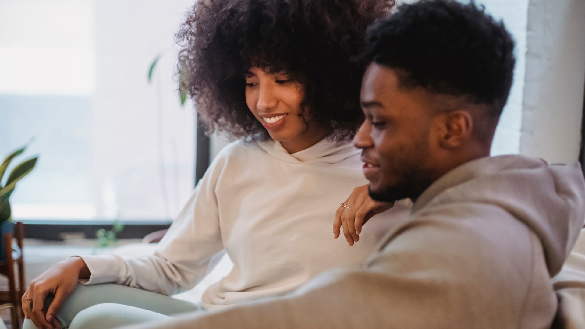 Lack of Communication in a Relationship: 4 Proven Ways to Fix It